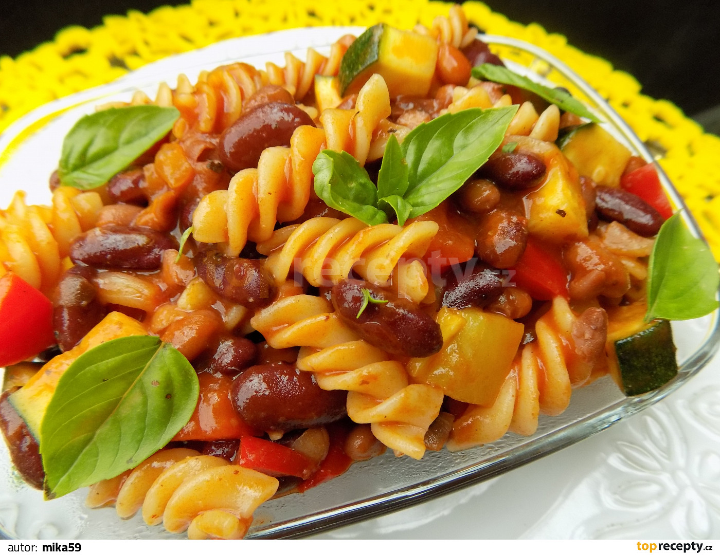 Těstoviny se zeleninou a fazolemi recept - TopRecepty.cz