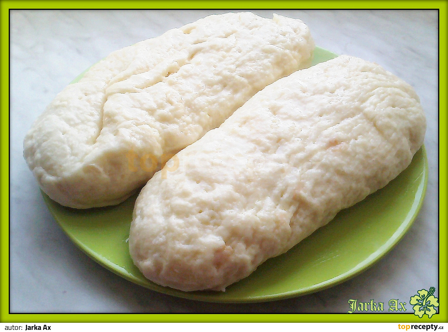 Domácí houskový knedlík recept - TopRecepty.cz