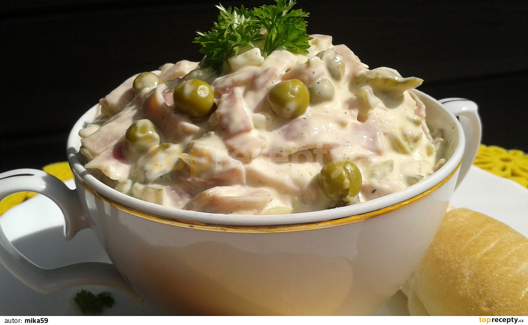 Domácí pochoutkový salát - téměř retro recept - TopRecepty.cz