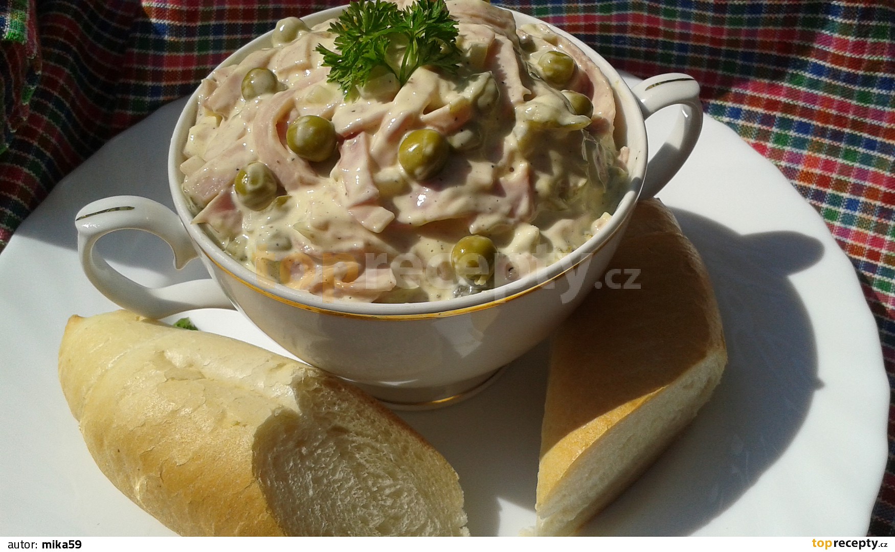 Domácí pochoutkový salát - téměř retro recept - TopRecepty.cz