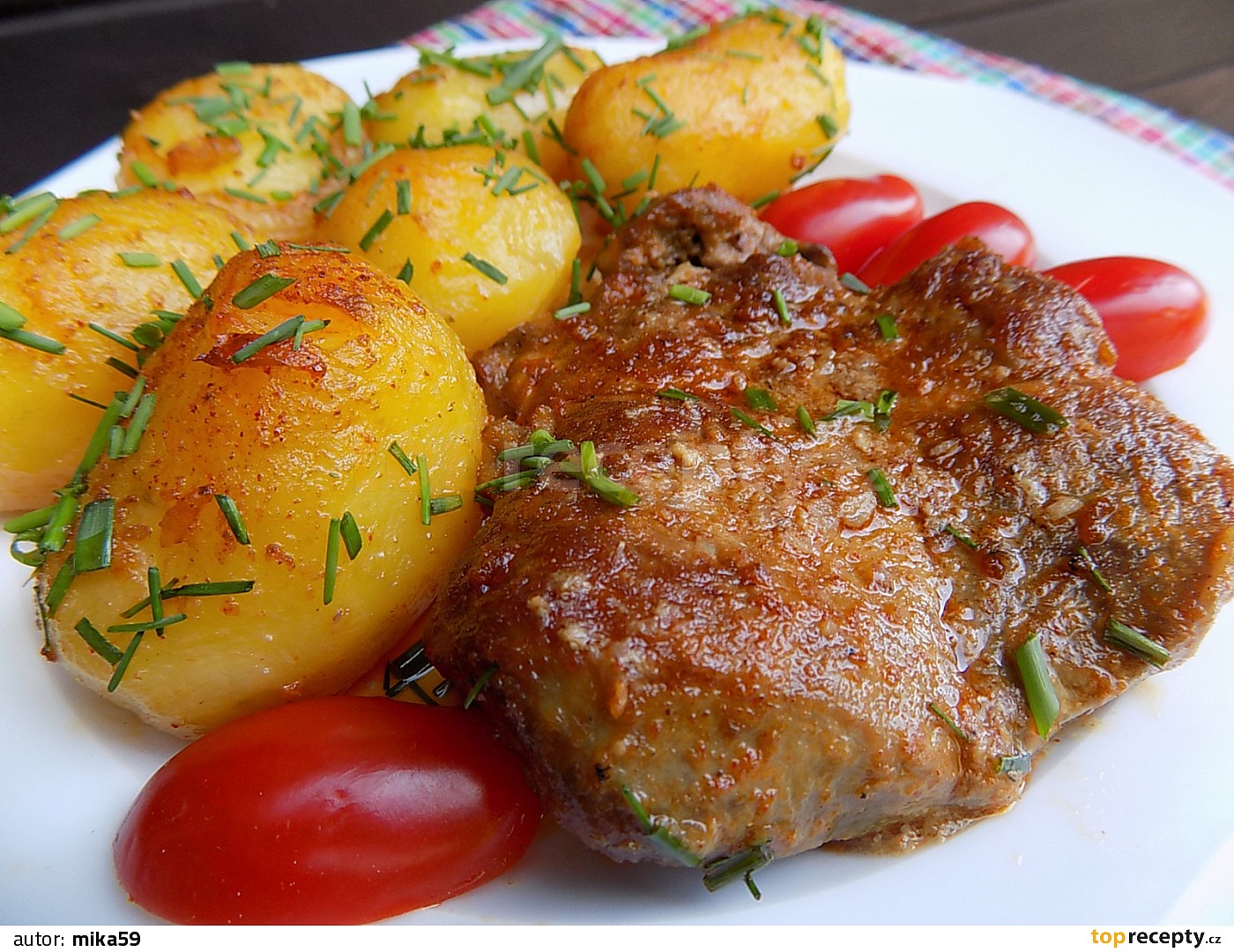 Křenová krkovička pečená s brambory recept - TopRecepty.cz