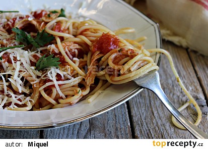 Kuřecí ragú s těstovinami recept - TopRecepty.cz