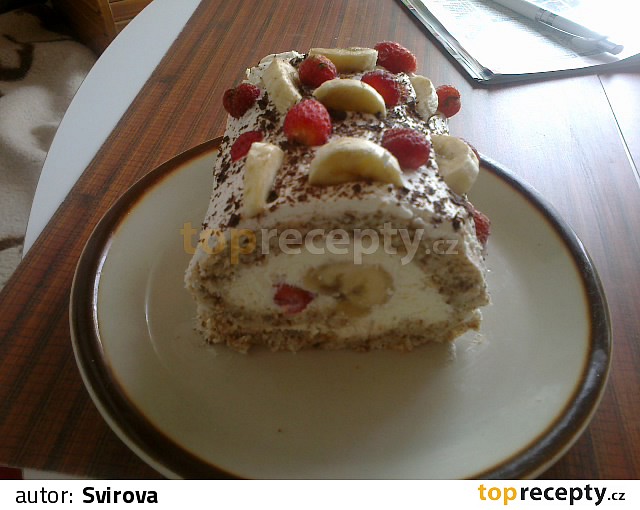 Bezé roláda s banánem recept - TopRecepty.cz