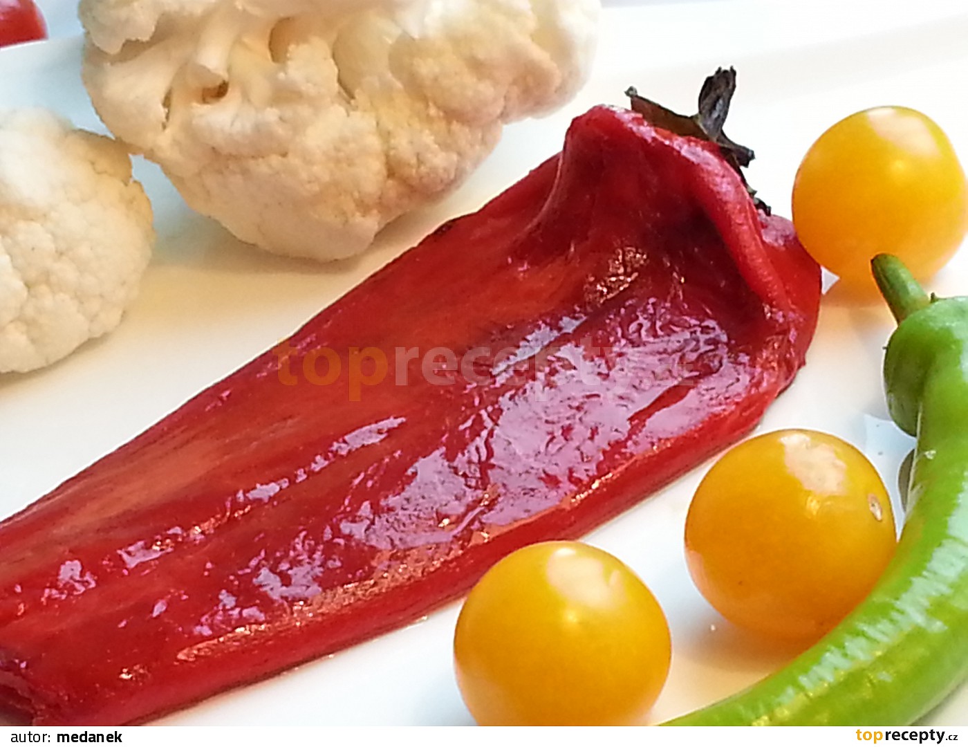 Krém z pečené kapie, květáku a brambor recept - TopRecepty.cz