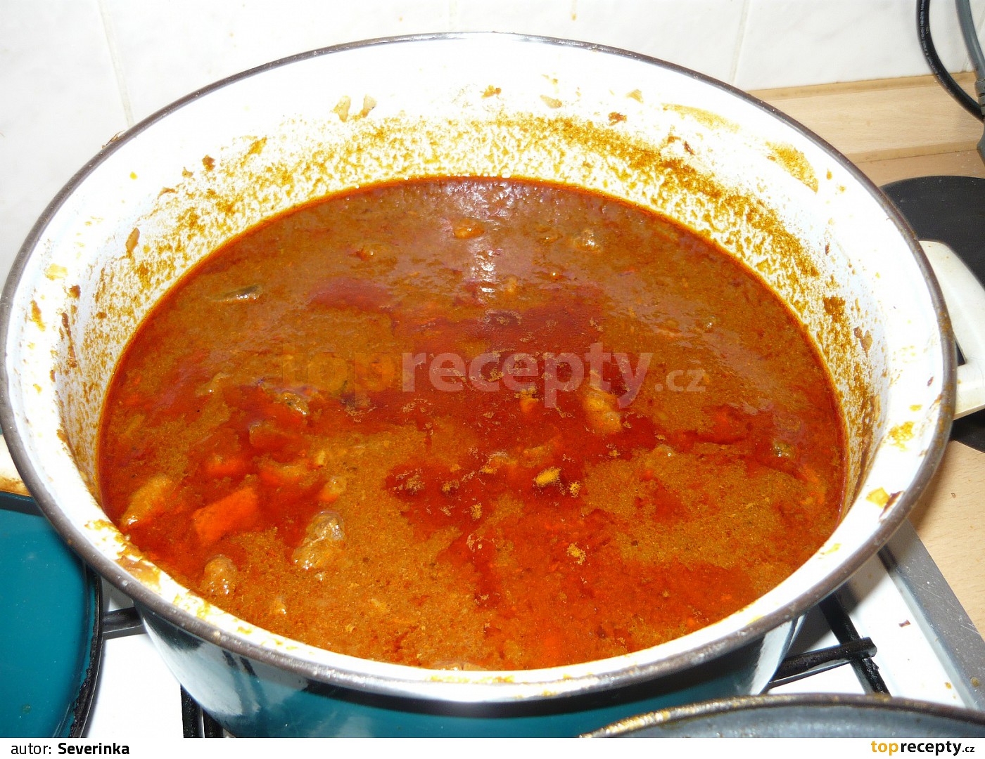 Klasický hospodský guláš (vídeňský) recept - TopRecepty.cz