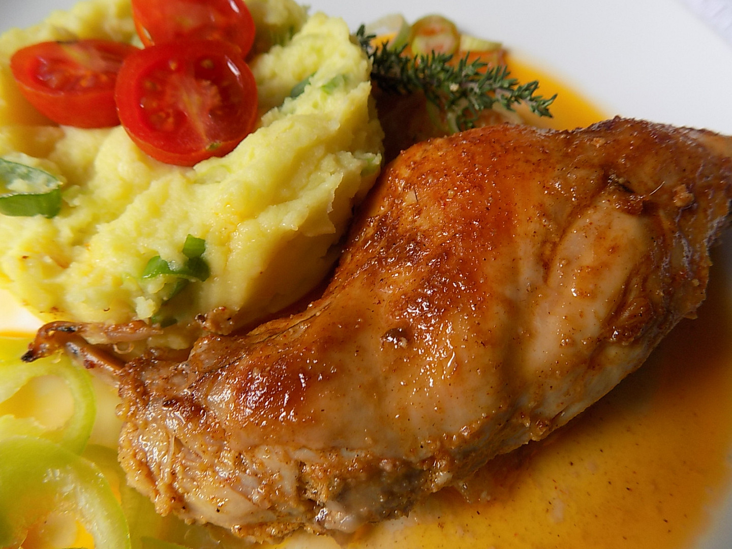 Pomalu pečený králík v marinádě z kyšky - TopRecepty.cz