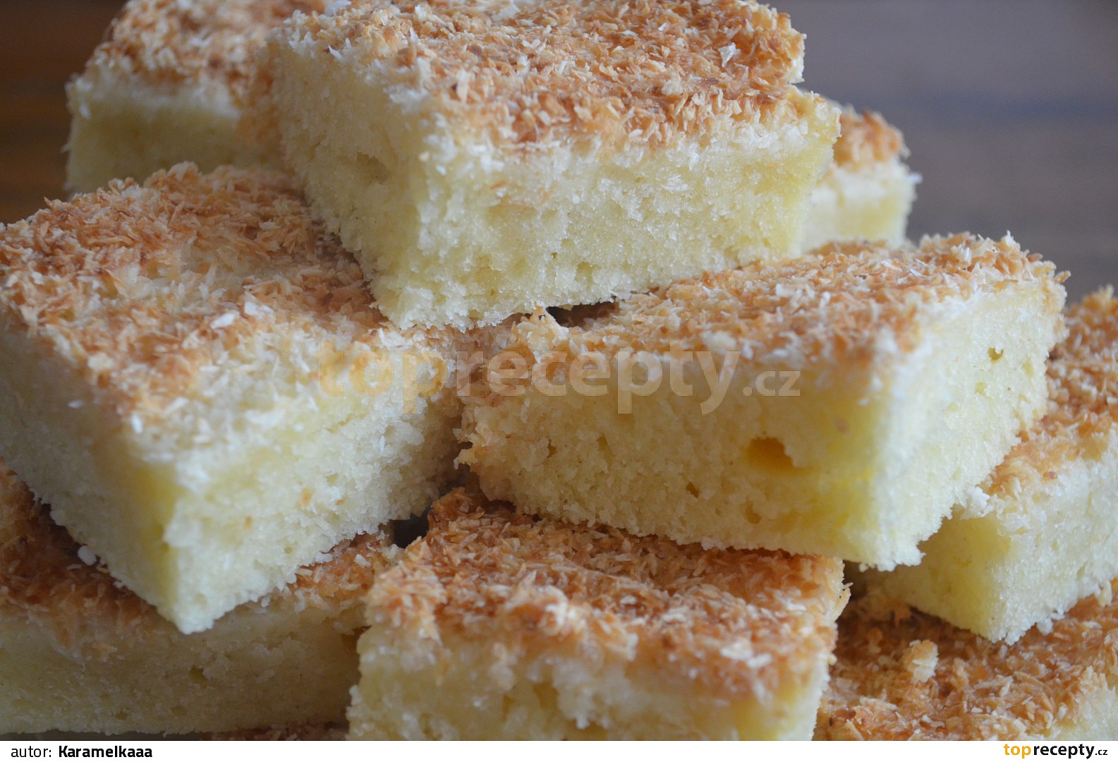 Kokosová super buchta recept - TopRecepty.cz