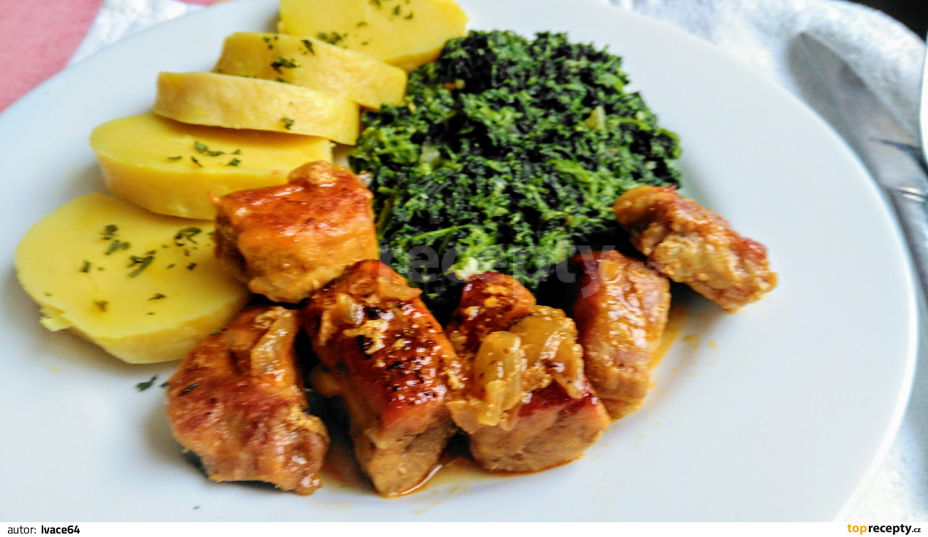 Moravský vrabec se smetanovým listovým špenátem a knedlíkem recept ...