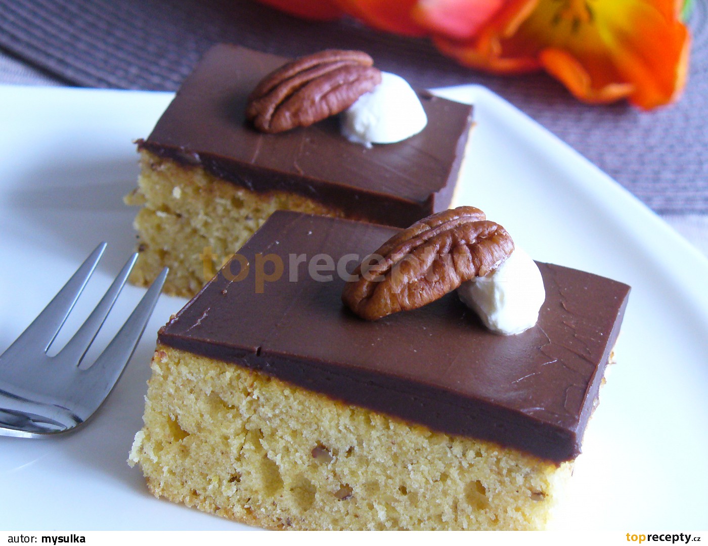 Rychlá buchta z jablečného pyré recept - TopRecepty.cz