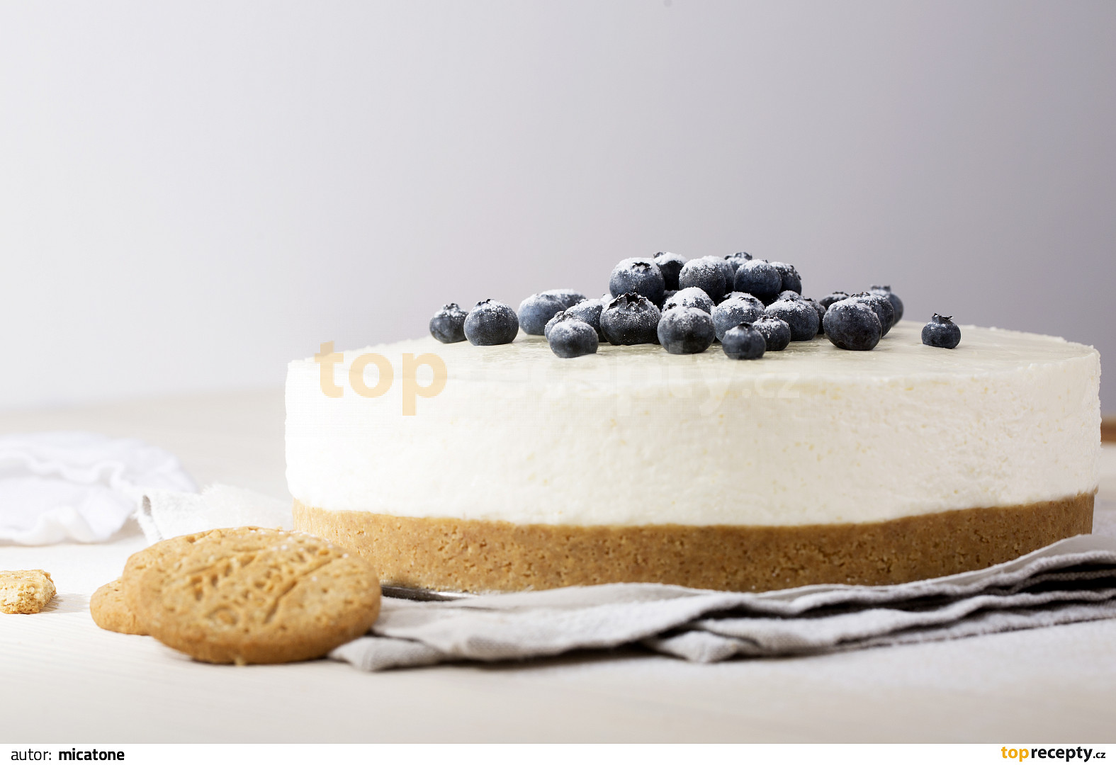 Nepečený cheesecake s borůvkami recept - TopRecepty.cz