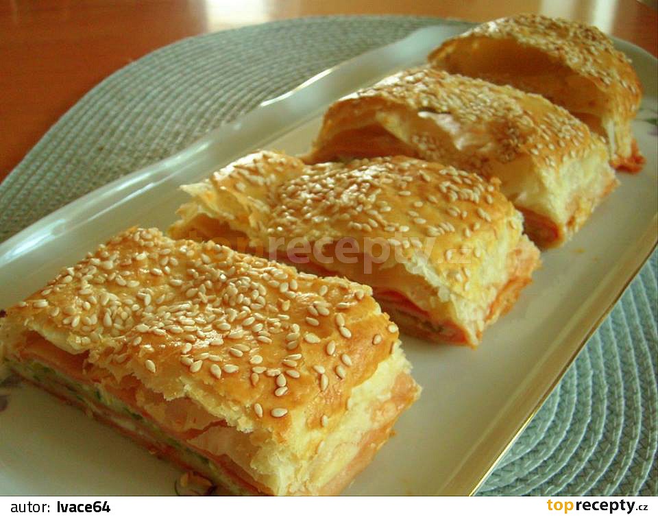 Slaný závin s chutnou náplní recept - TopRecepty.cz