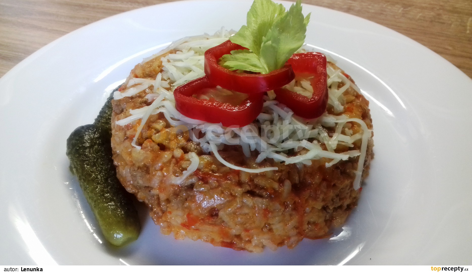 Srbské rizoto z mletého masa recept - TopRecepty.cz