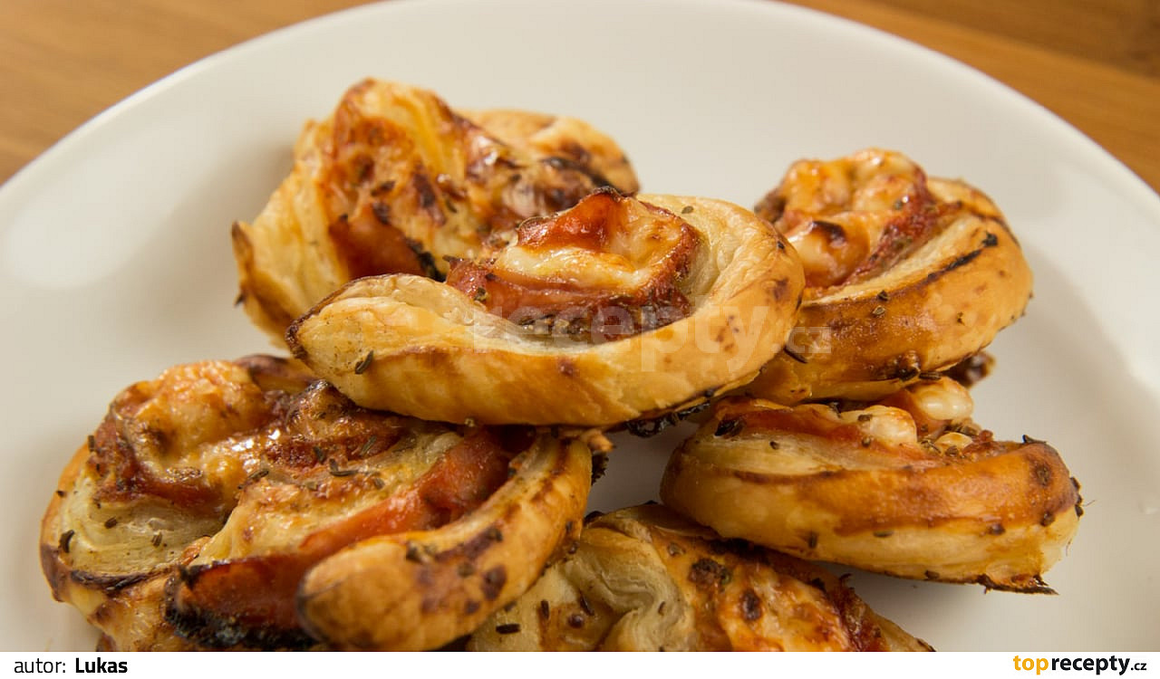 Pizza šneky recept - TopRecepty.cz