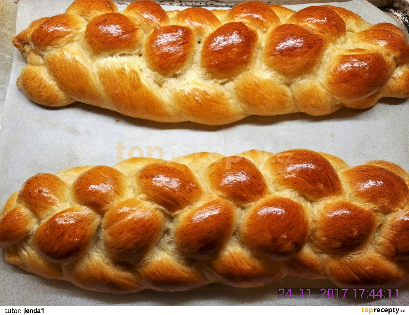 Máslová vánočka z pěti pramenů - TopRecepty.cz