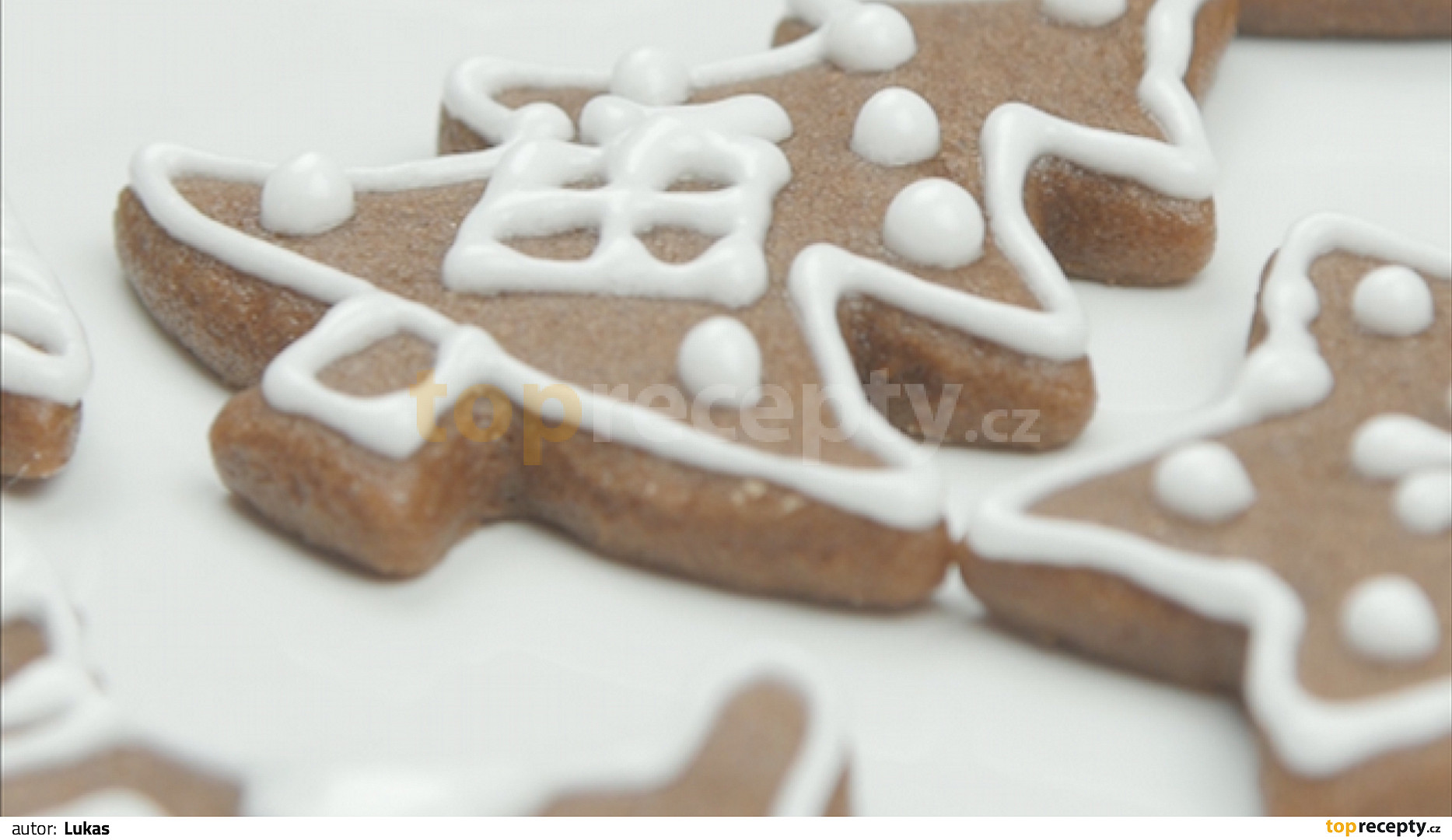 Perníčky s perníkovým kořením recept - TopRecepty.cz