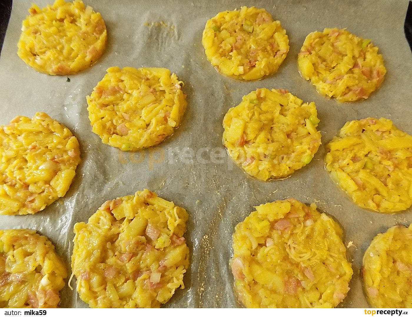 Pečené bramborové placky recept - TopRecepty.cz