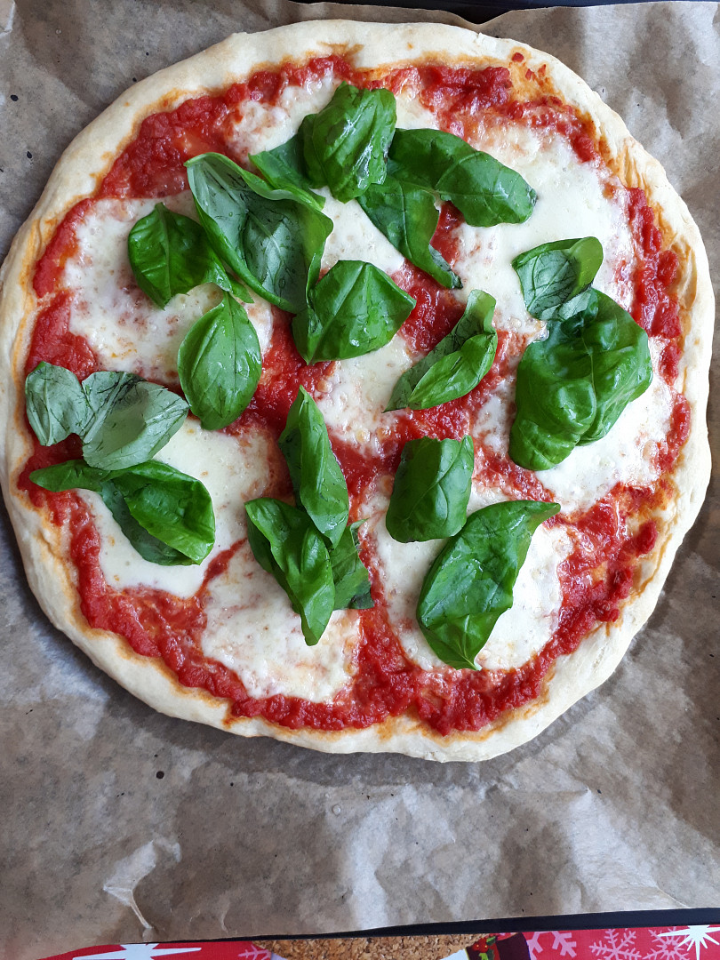 Pizza Margherita recept - TopRecepty.cz