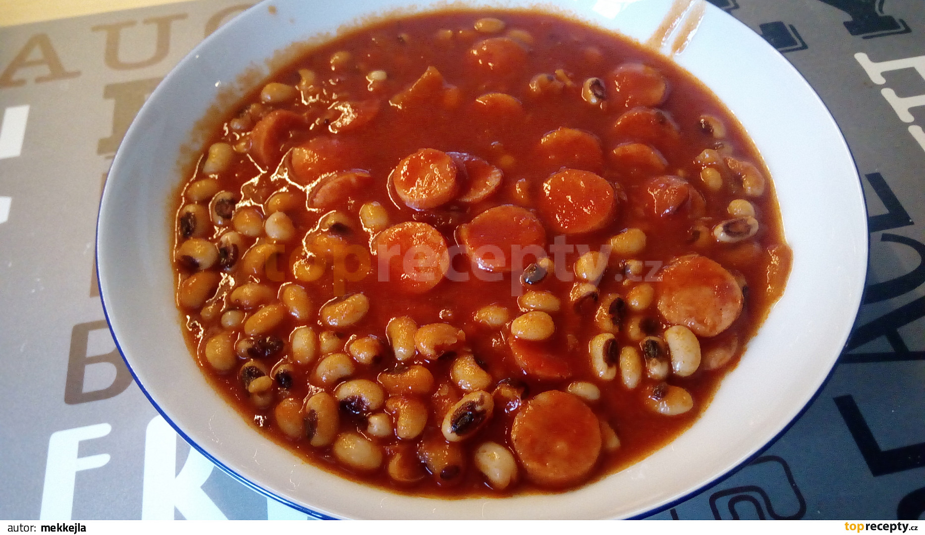 Trenčiansky párek s fazolí po domácku - TopRecepty.cz