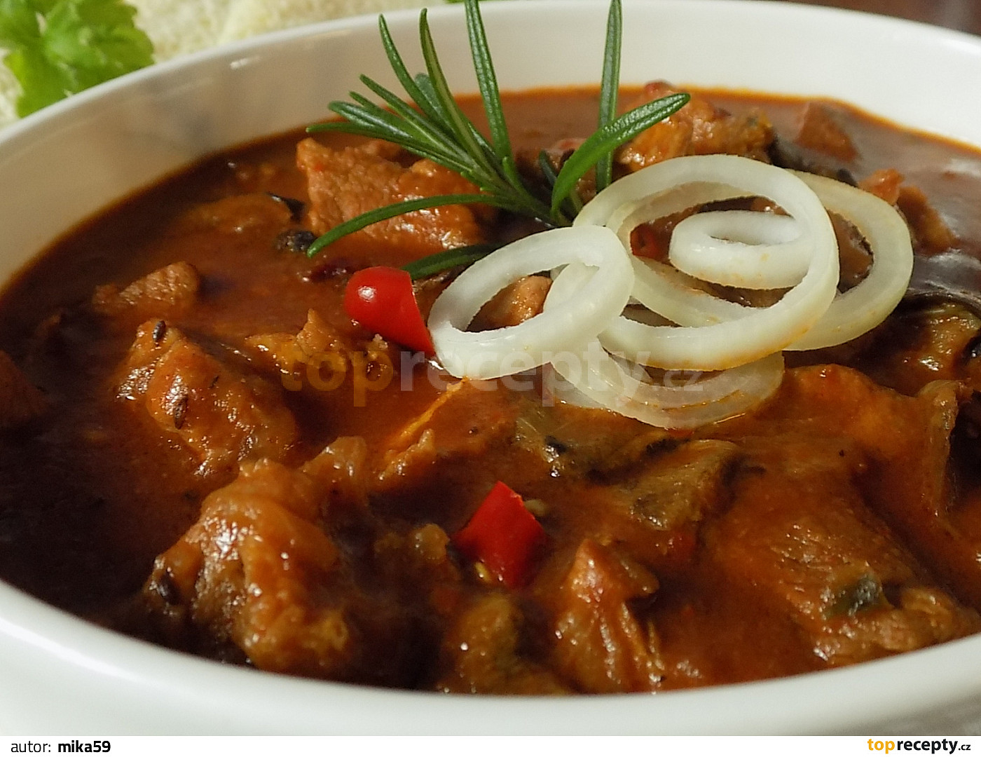 Telecí guláš s houbami recept - TopRecepty.cz