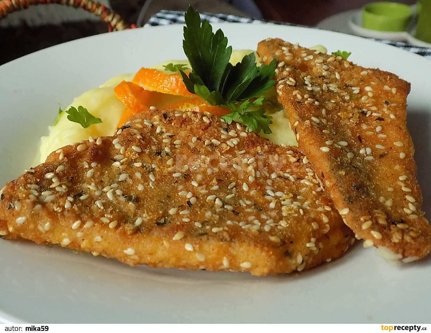 Candát smažený v sezamu recept - TopRecepty.cz