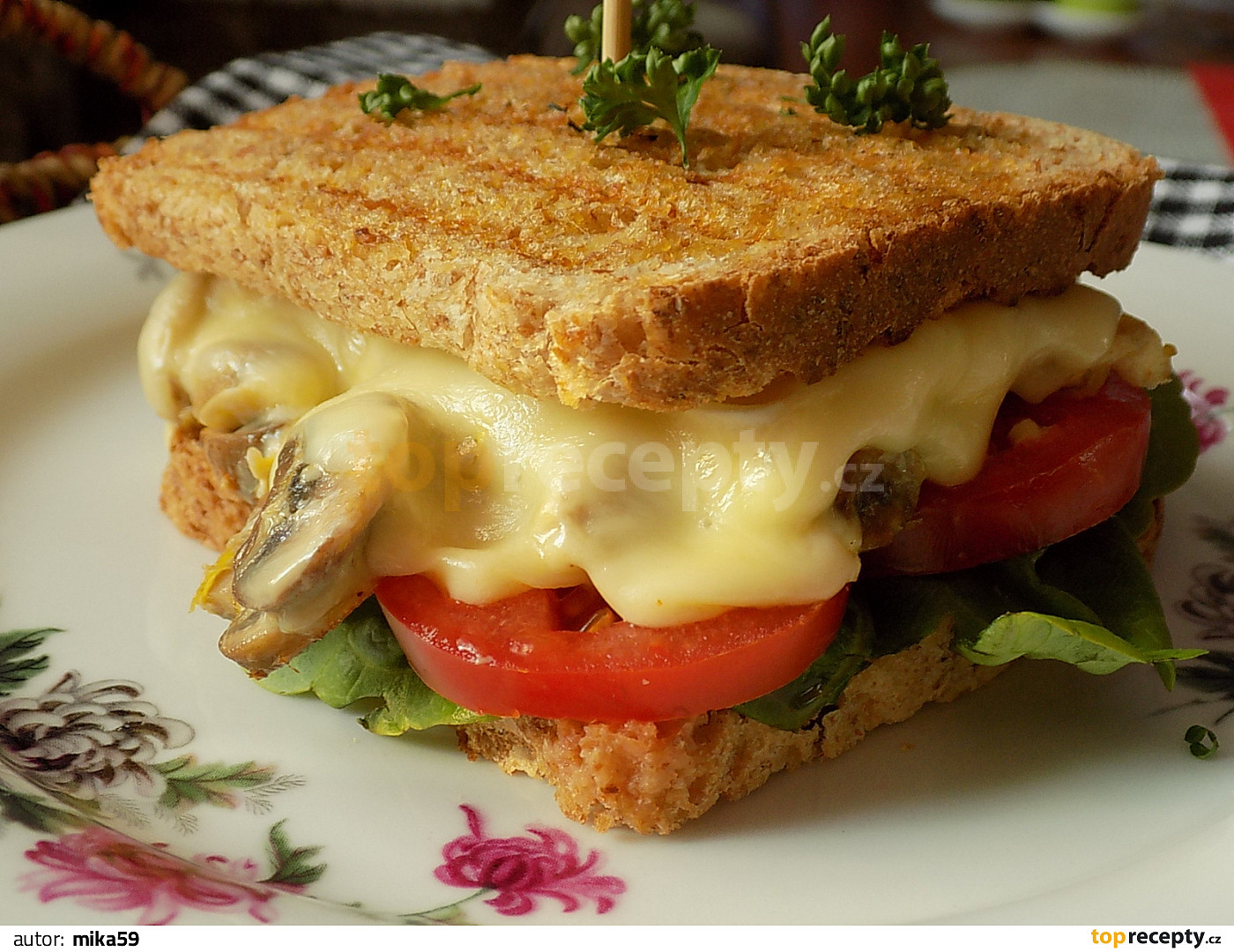 Žampionový sendvič recept - TopRecepty.cz