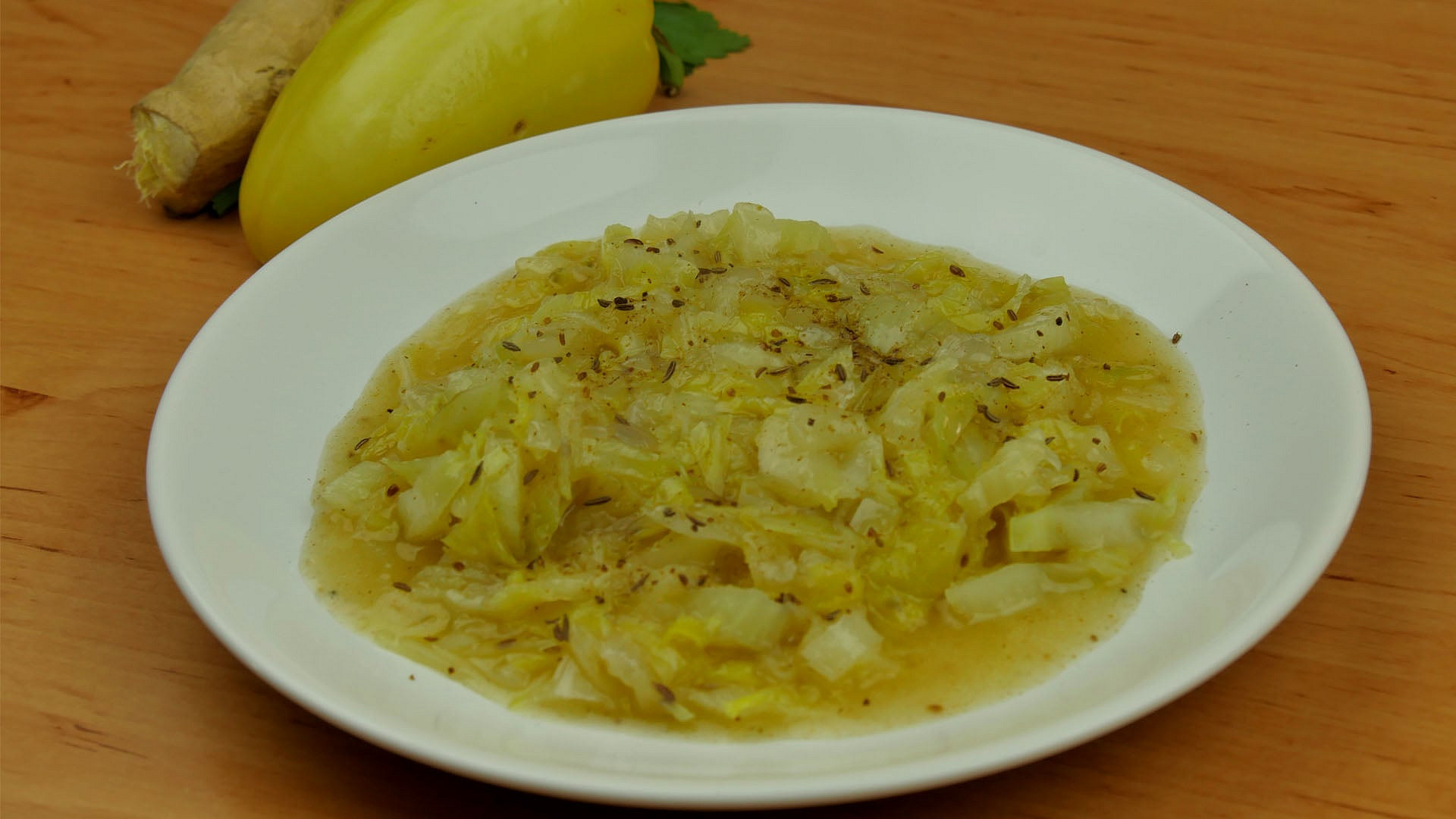 Dušené hlávkové zelí recept - TopRecepty.cz