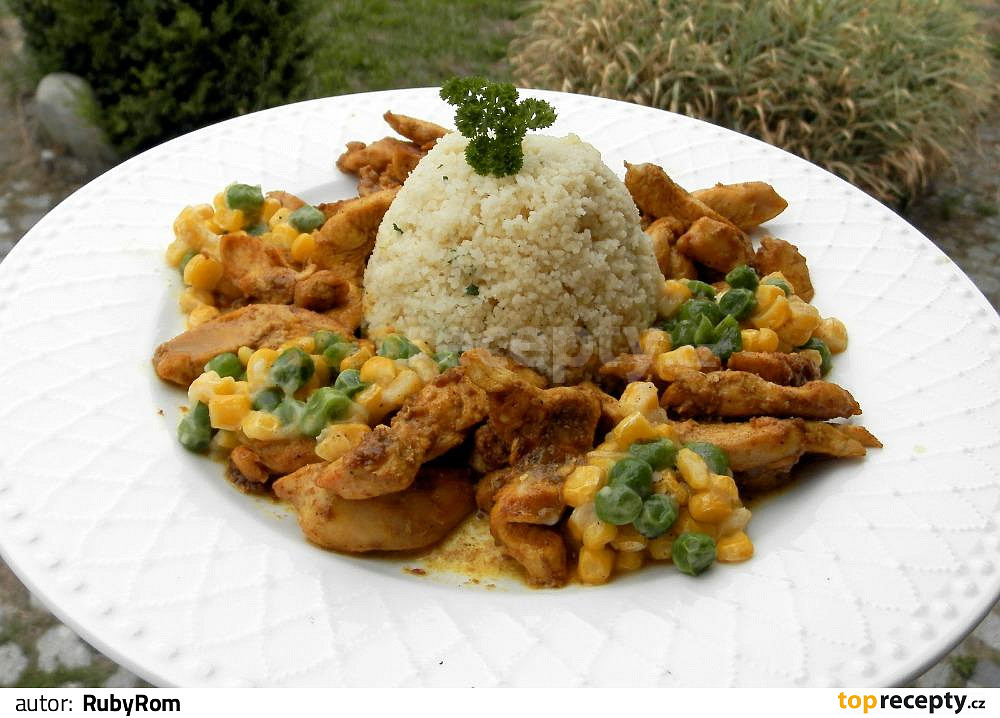 Kuřecí prsa na kari s kukuřicí a kuskusem recept - TopRecepty.cz