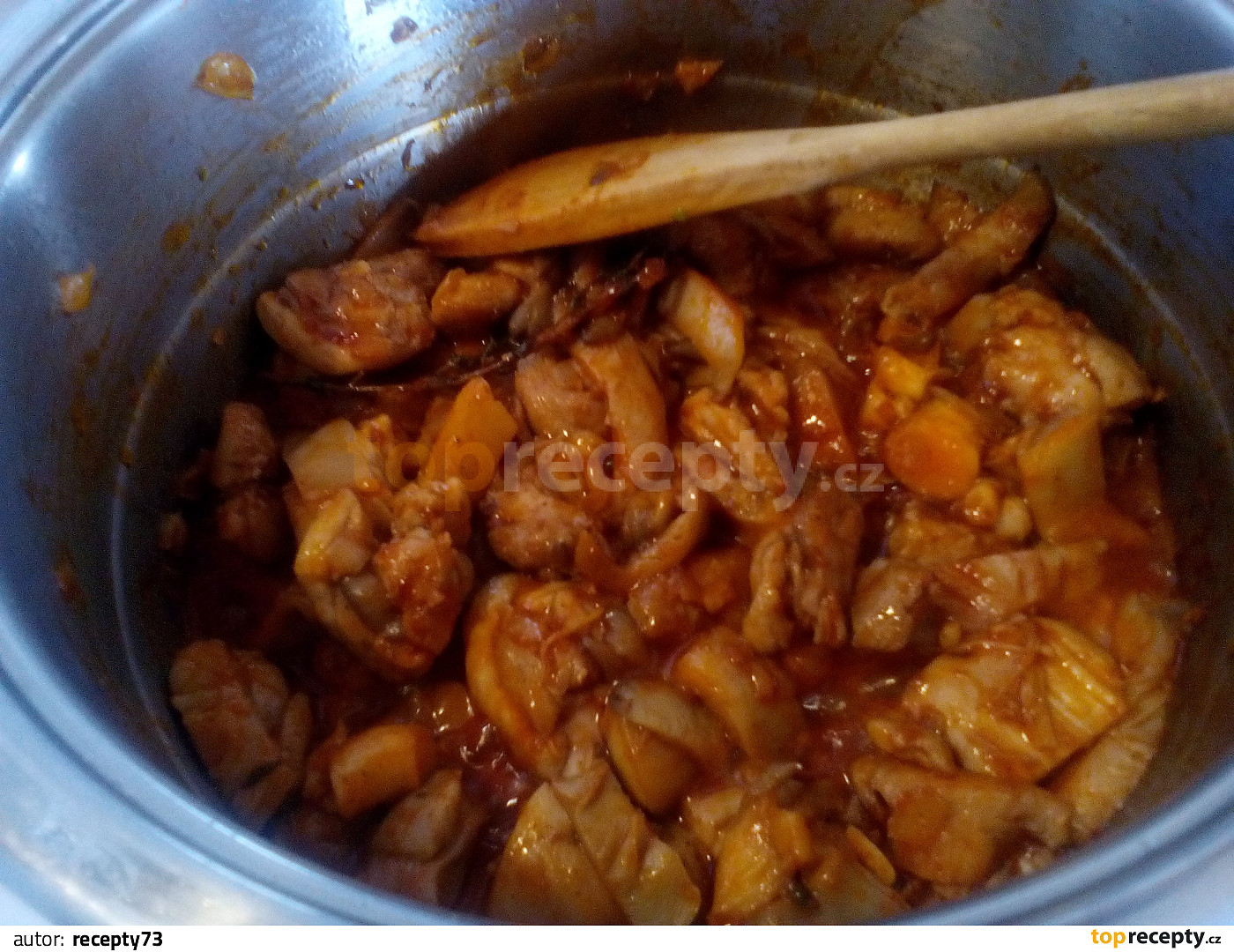 Kuřecí / králičí ragú s hlívou recept - TopRecepty.cz