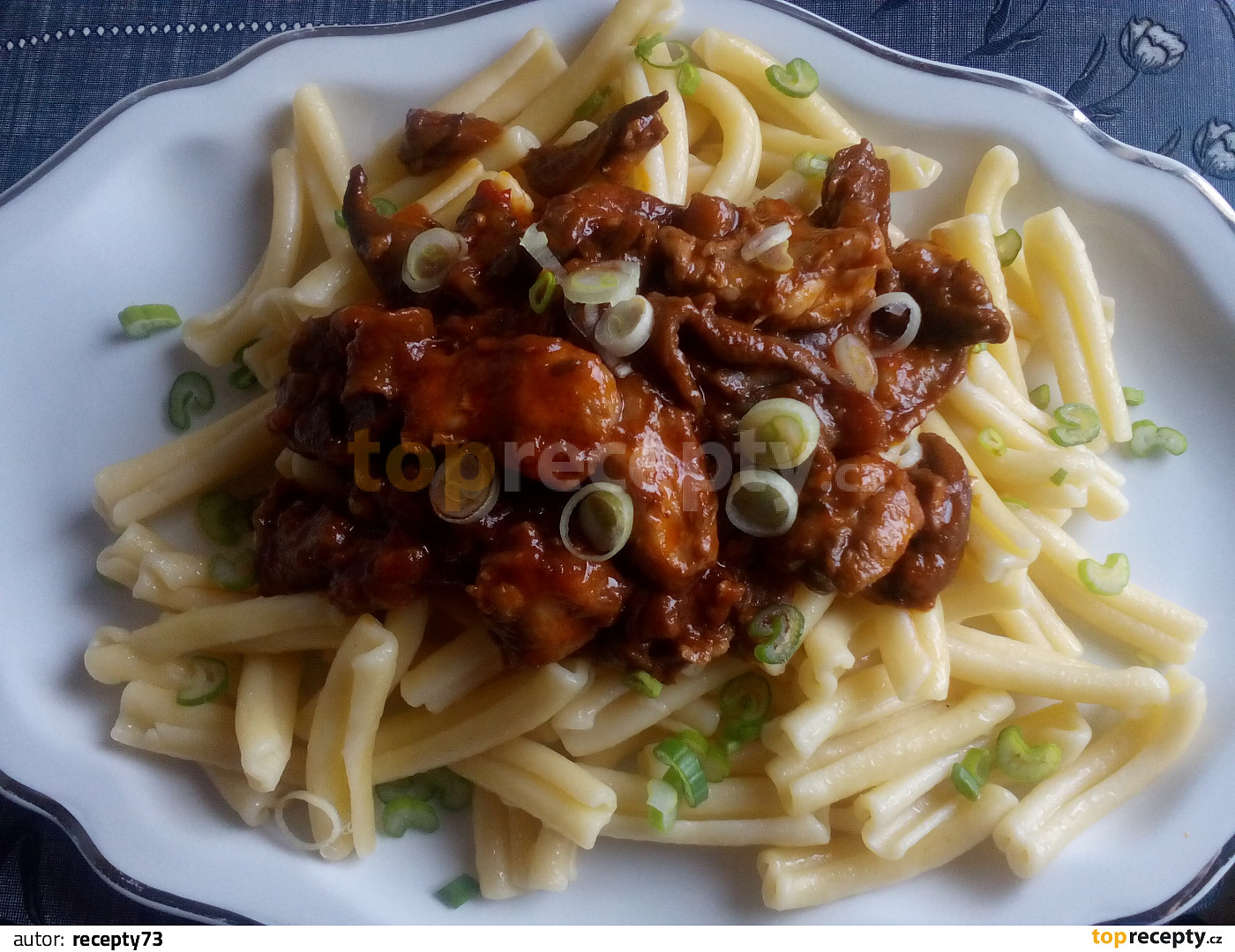 Kuřecí / králičí ragú s hlívou recept - TopRecepty.cz