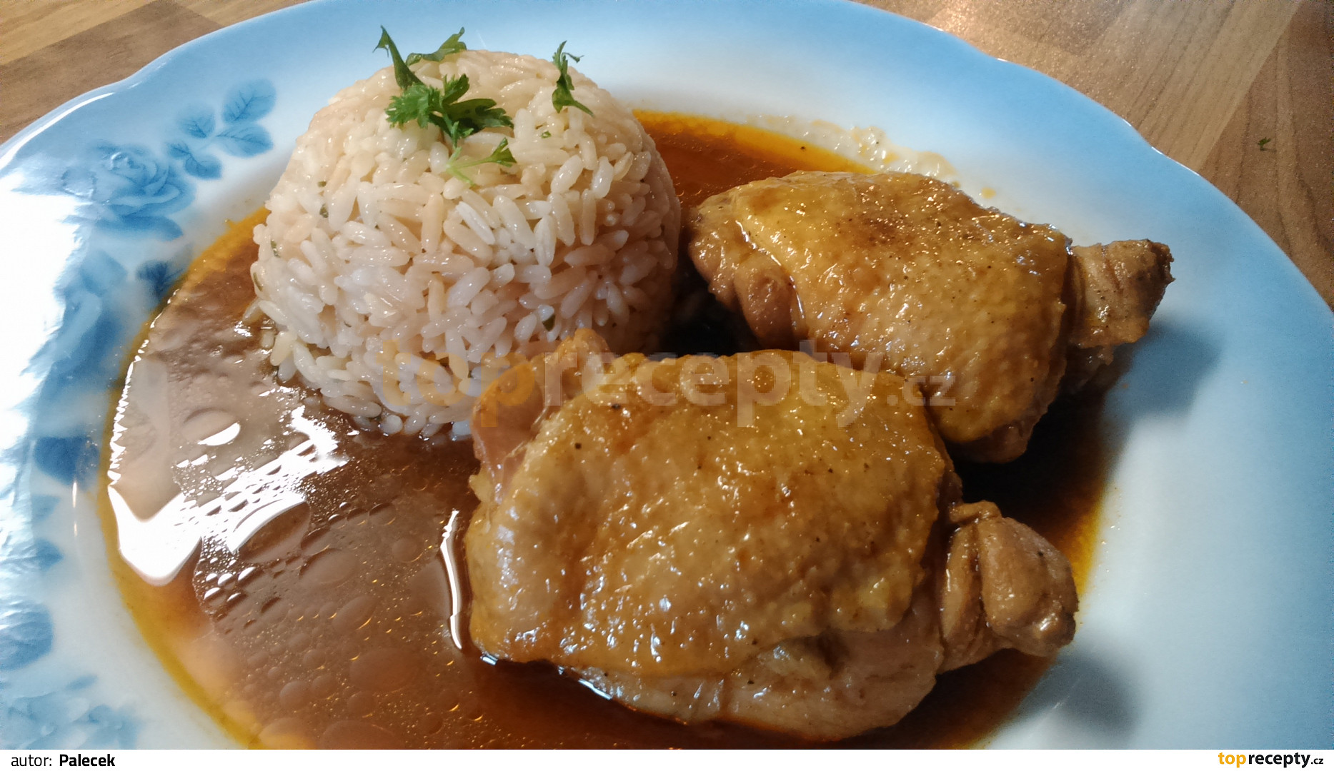 Přírodní dušené kuře na paprice recept - TopRecepty.cz