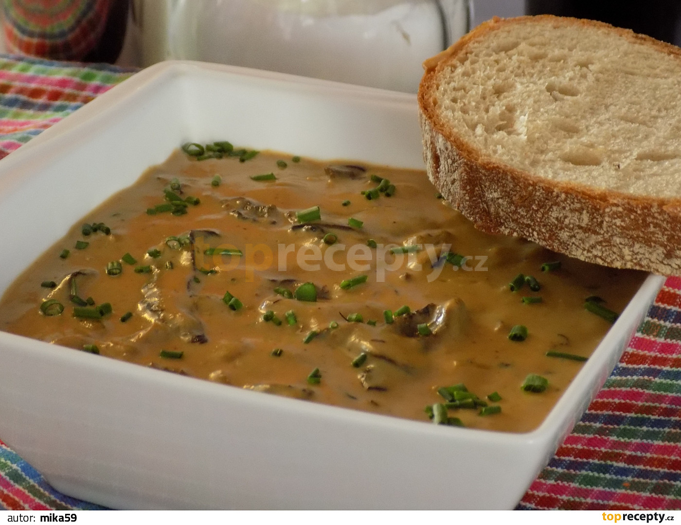 Máčanka ze sušených hub recept - TopRecepty.cz