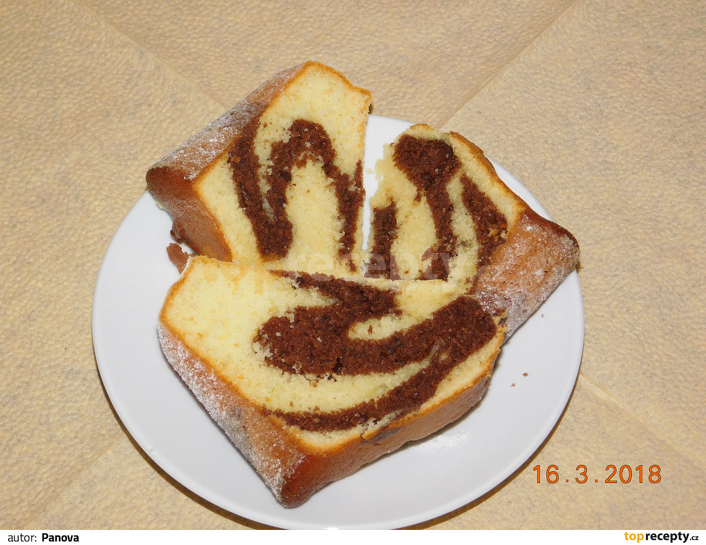 Hrnková olejová bábovka recept - TopRecepty.cz