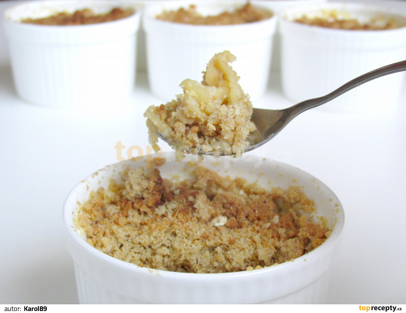 Jablečný mini crumble recept - TopRecepty.cz
