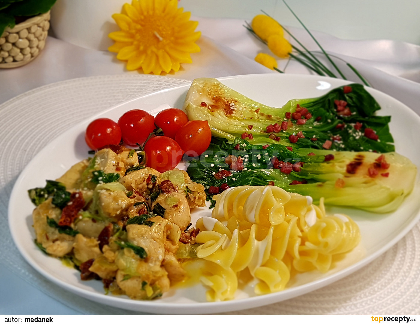 Pak choi s kuřecím masem a těstoviny fusilloni giganti recept ...
