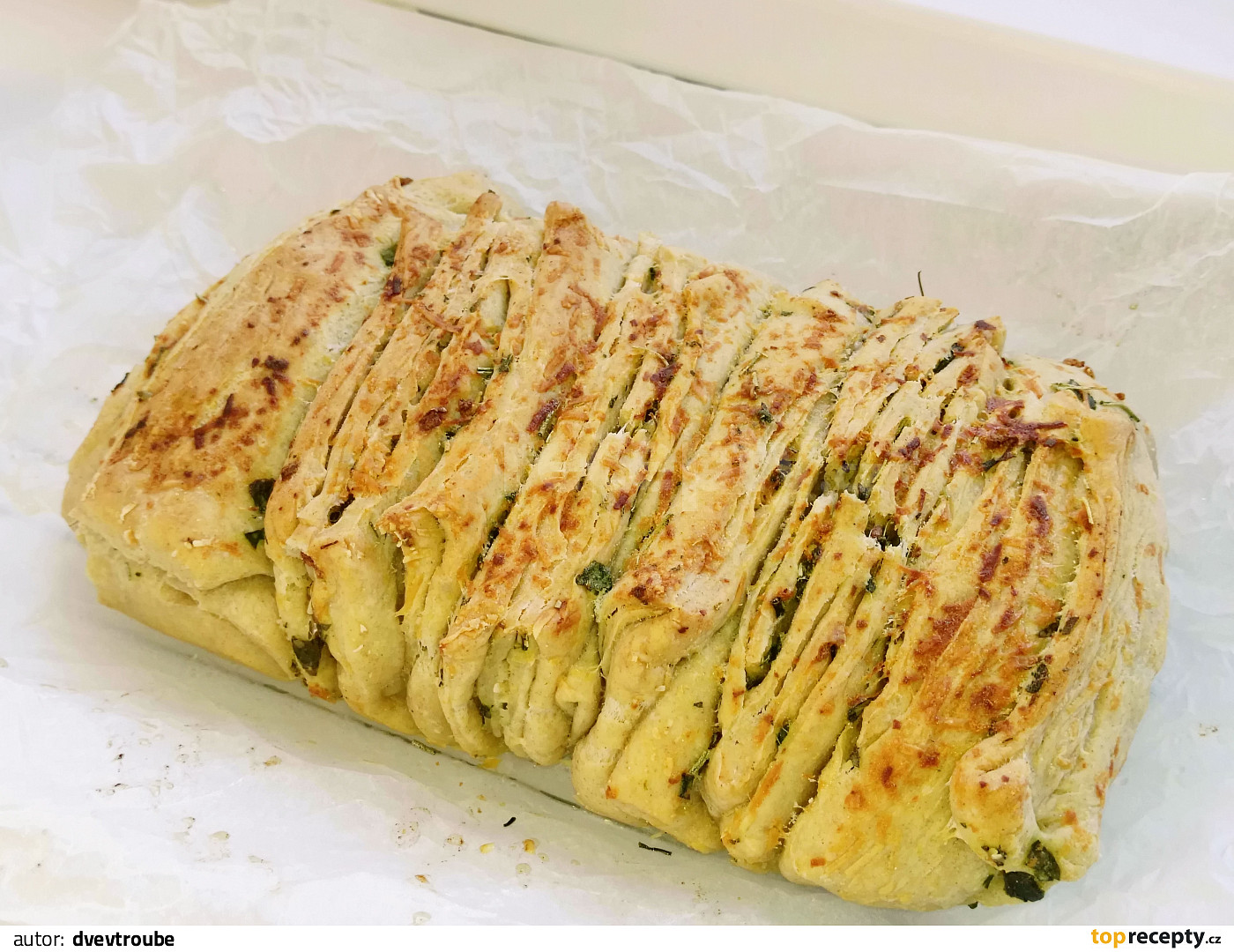 Trhací chlebík (Pull Apart Bread) - TopRecepty.cz