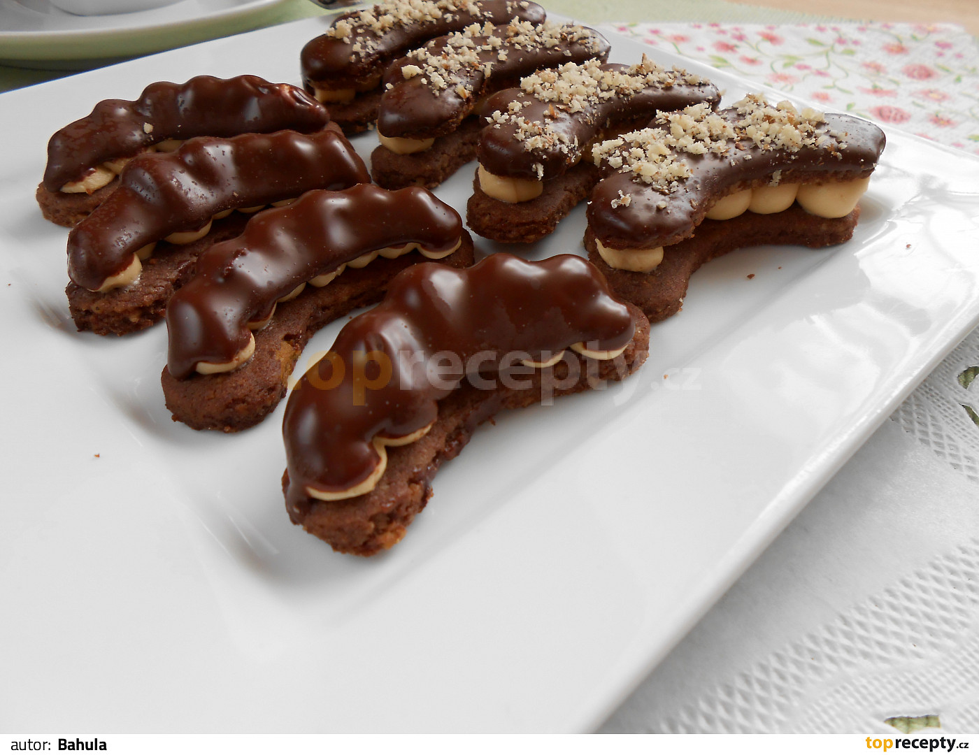 Ořechové rohlíčky s karamelem recept - TopRecepty.cz