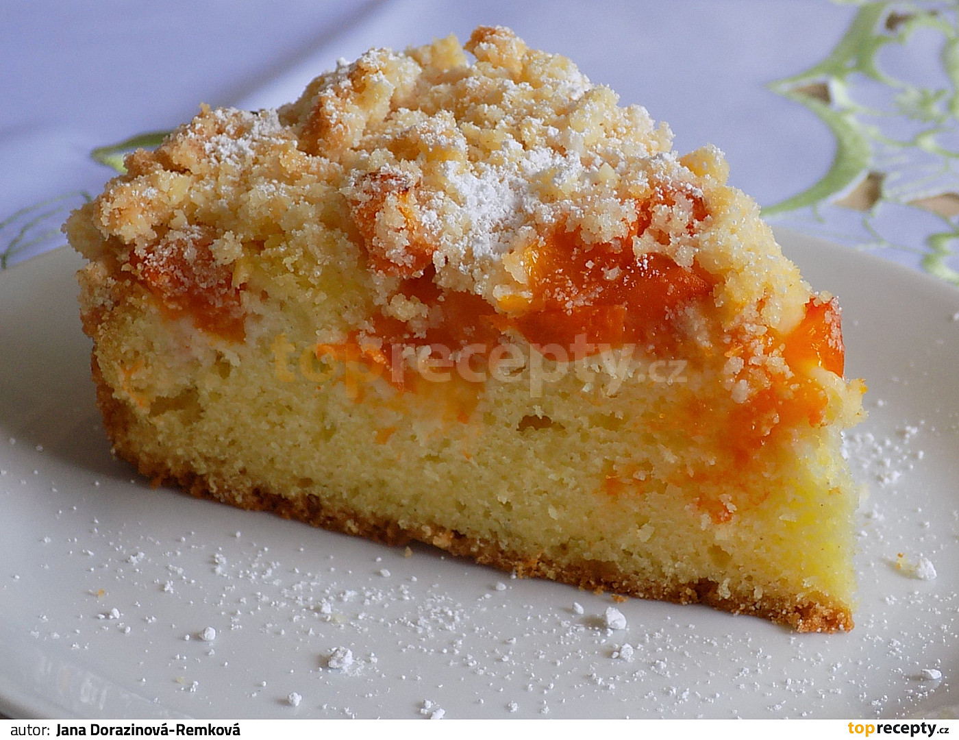 Meruňkový koláč z remosky recept - TopRecepty.cz