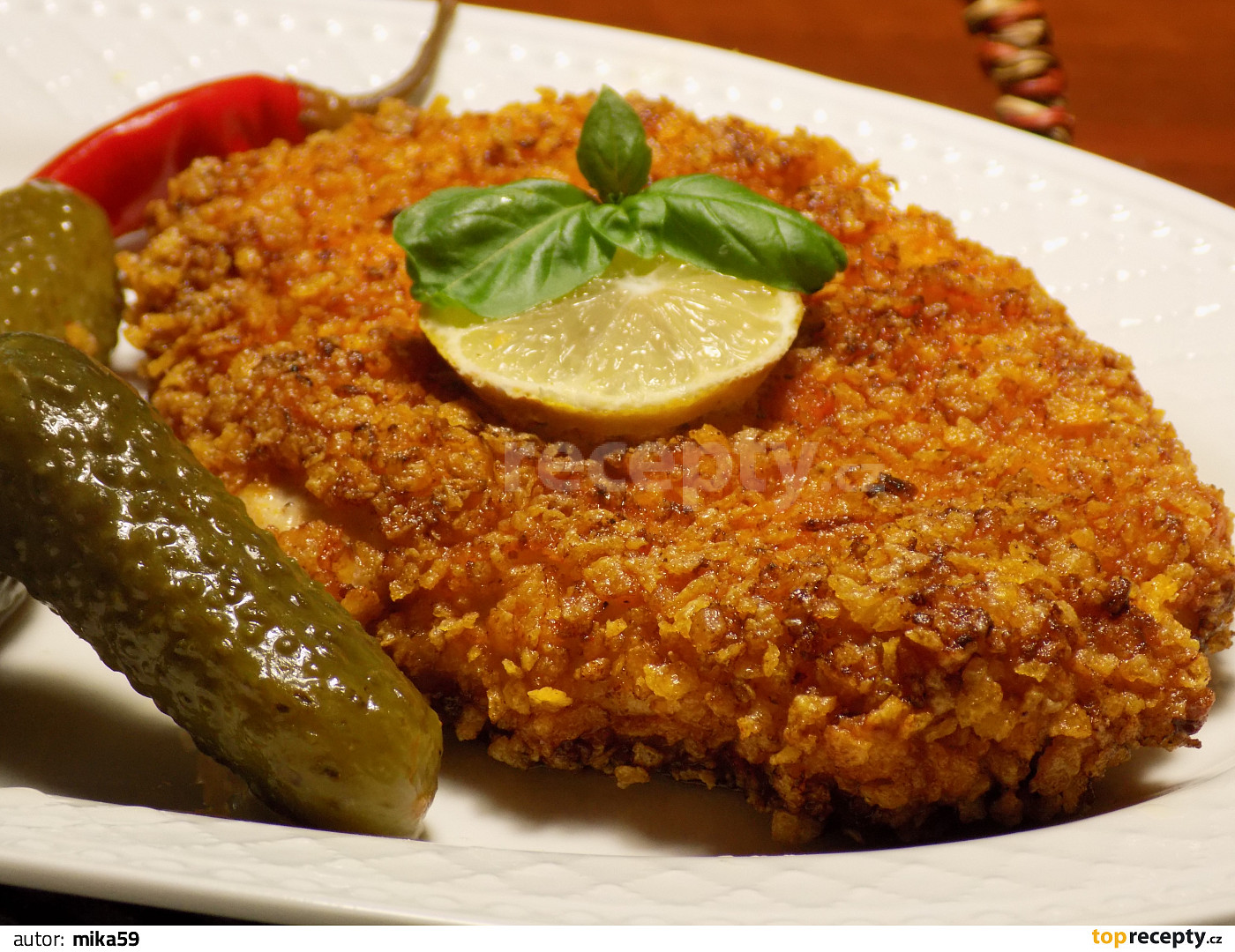 Kuřecí hořčicový řízek obalený v cornflakes recept - TopRecepty.cz