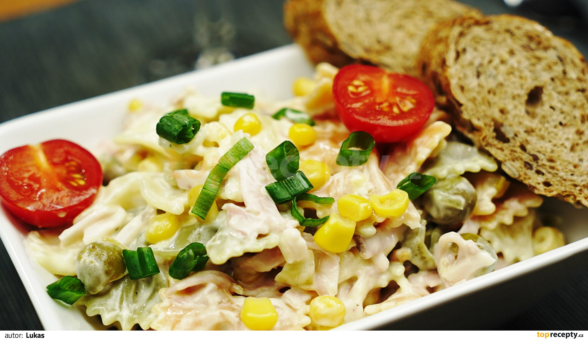 Těstovinový salát recept - TopRecepty.cz