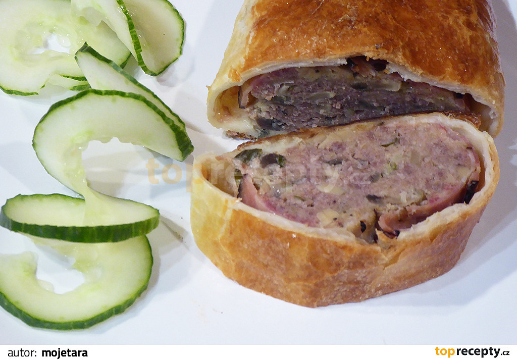 Masová roláda v listovém těstě recept - TopRecepty.cz