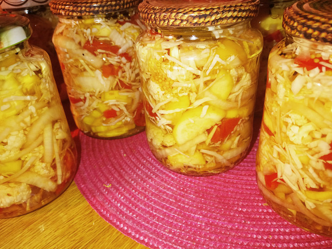 ᐉ Čalamáda ze zelí a paprik - recepty.eu