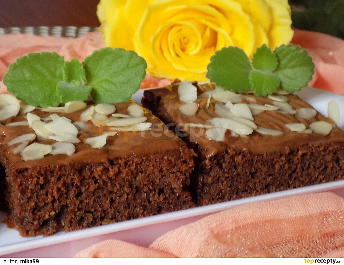 Jablková buchta s čokoládou recept - TopRecepty.cz
