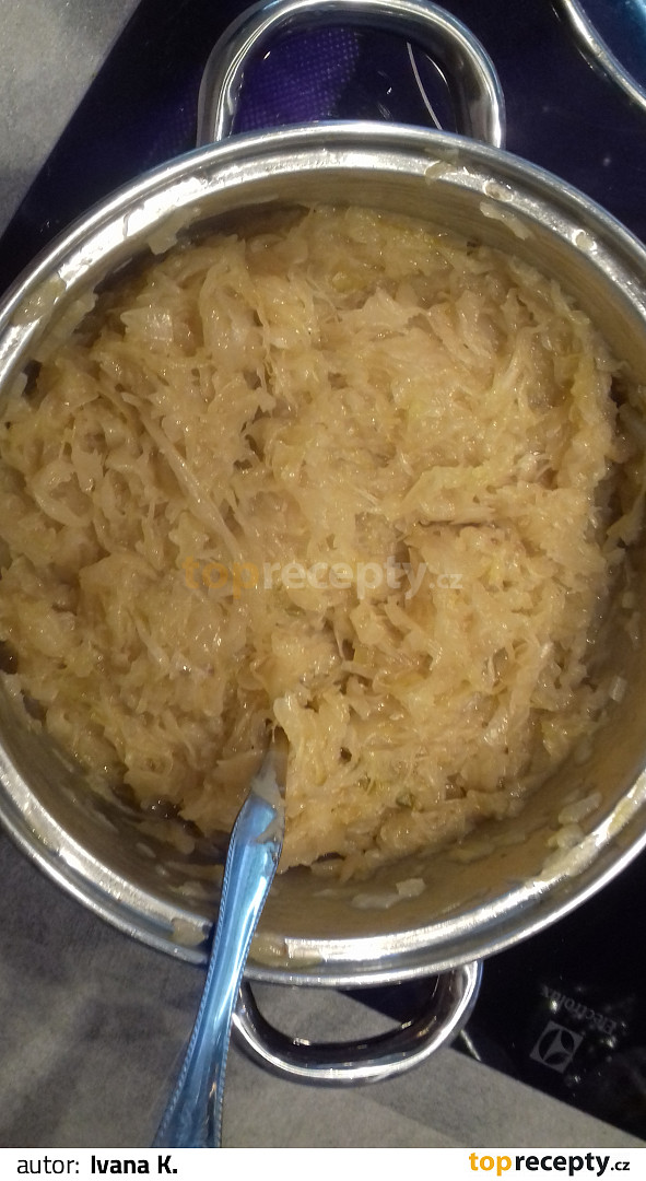 Bramborou zahuštěné bílé zelí recept - TopRecepty.cz