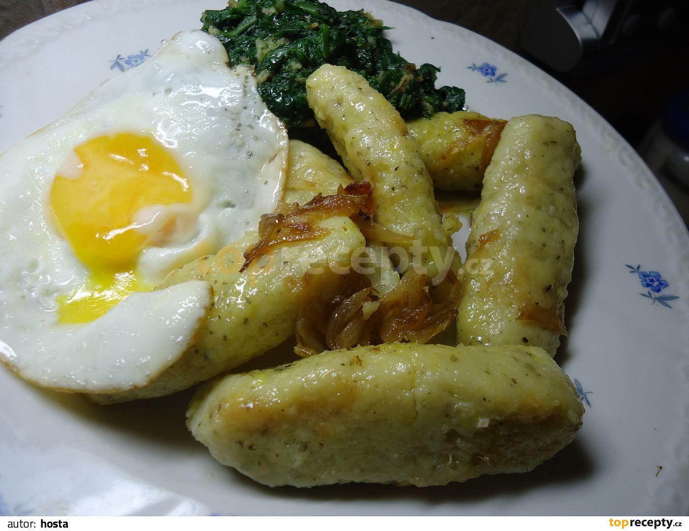 Bramborové noky s česnekem recept - TopRecepty.cz