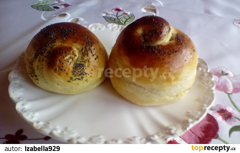 Briošky s jablkovou náplní recept - TopRecepty.cz