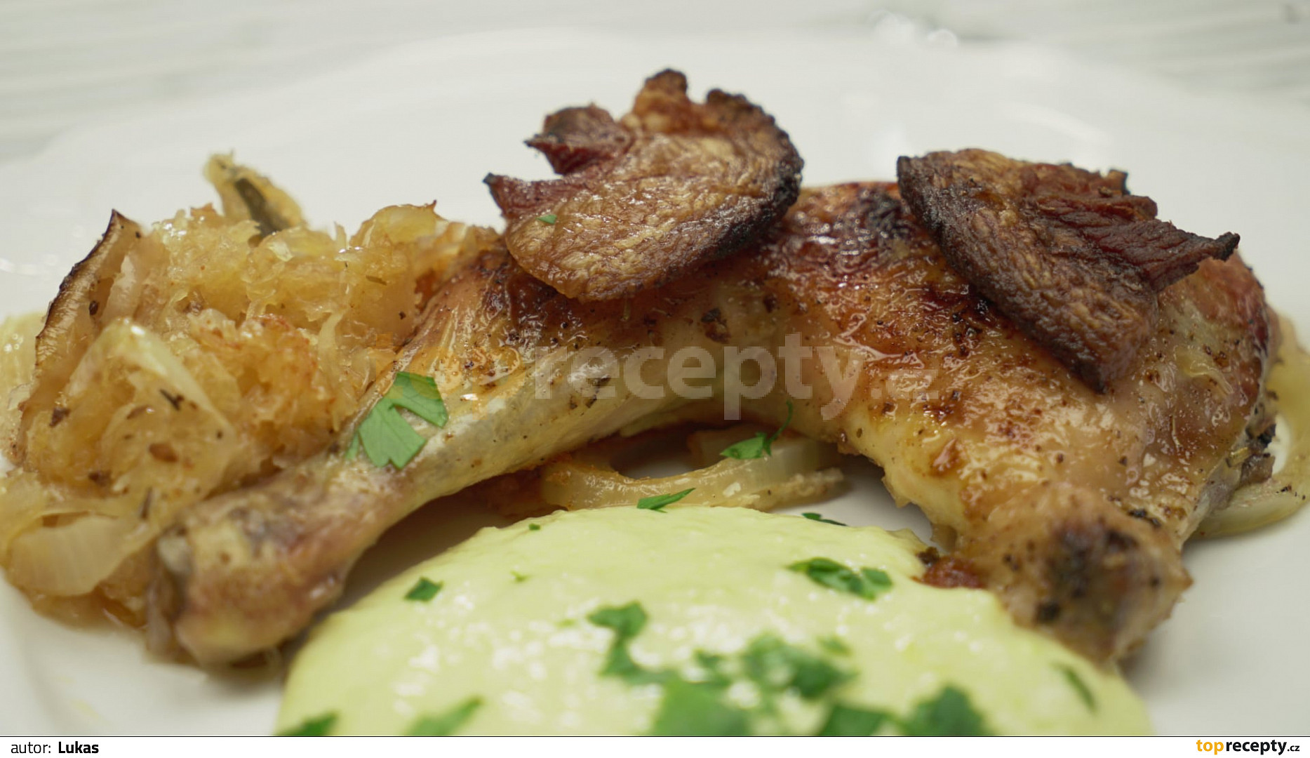 Kuře na zelí recept - TopRecepty.cz