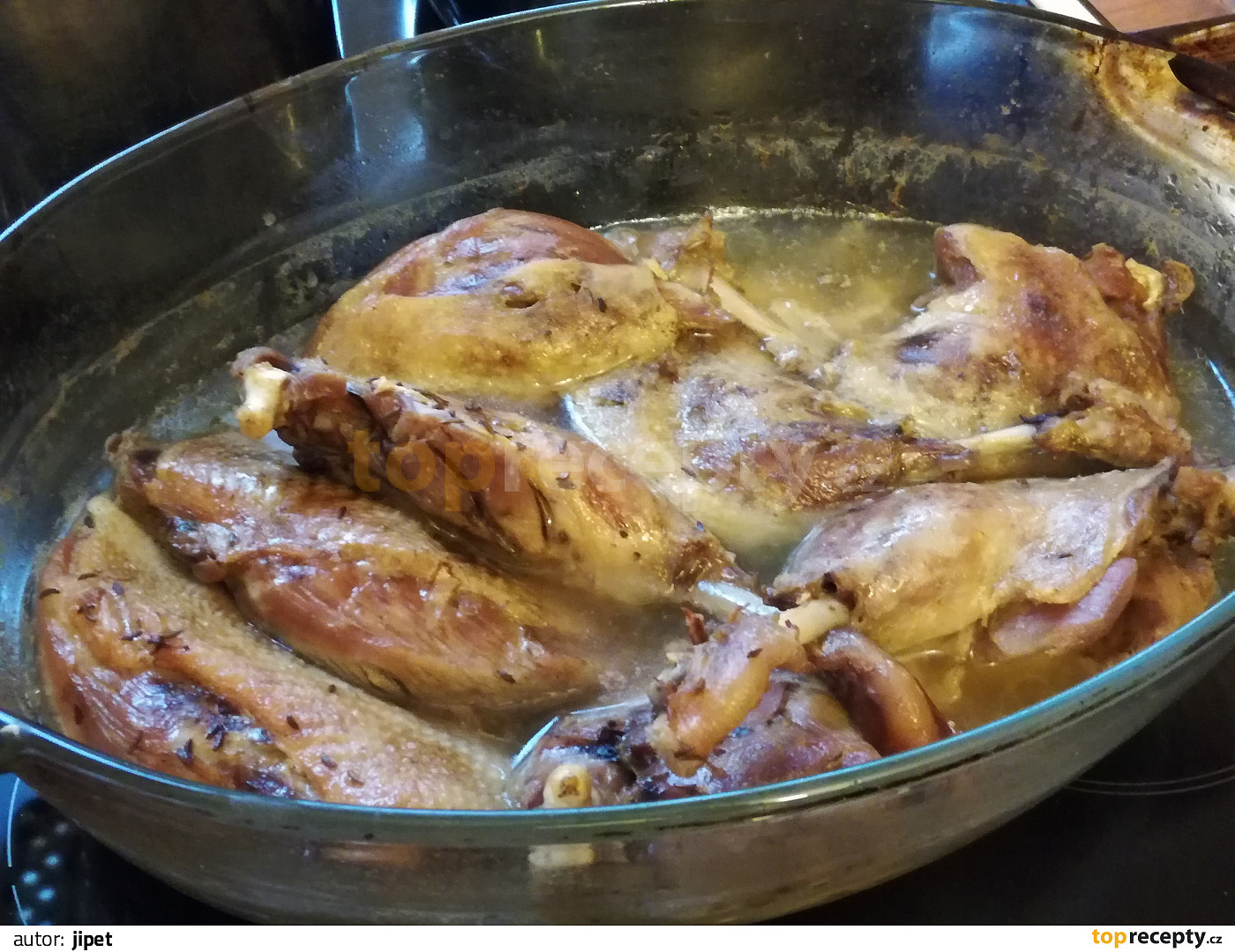 Pečená kachní stehna recept - TopRecepty.cz