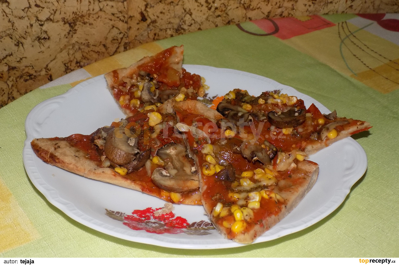 Celozrnné těsto na pizzu recept - TopRecepty.cz