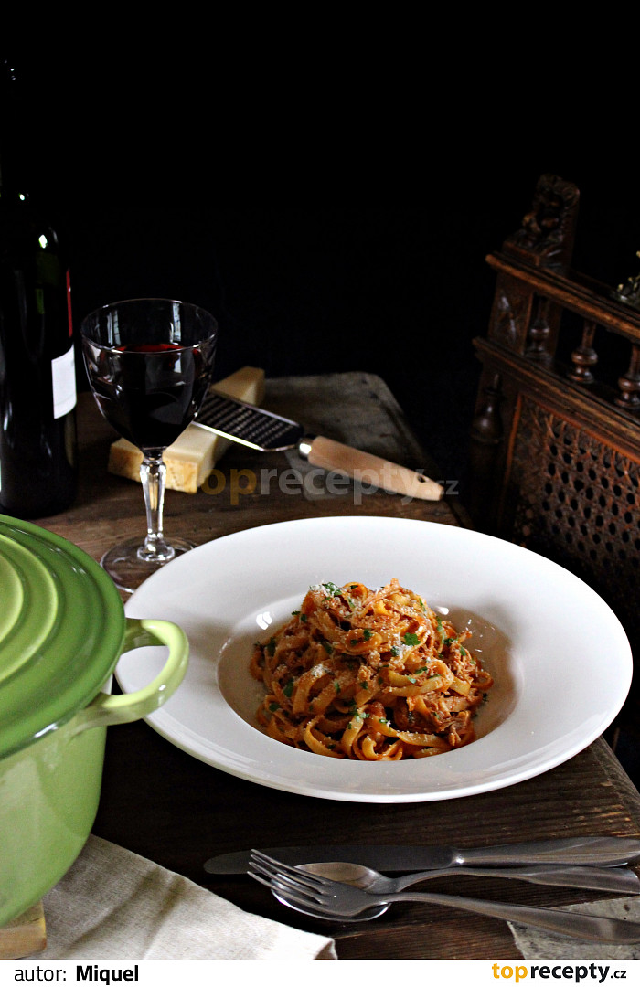 Kuřecí ragú s těstovinami recept - TopRecepty.cz