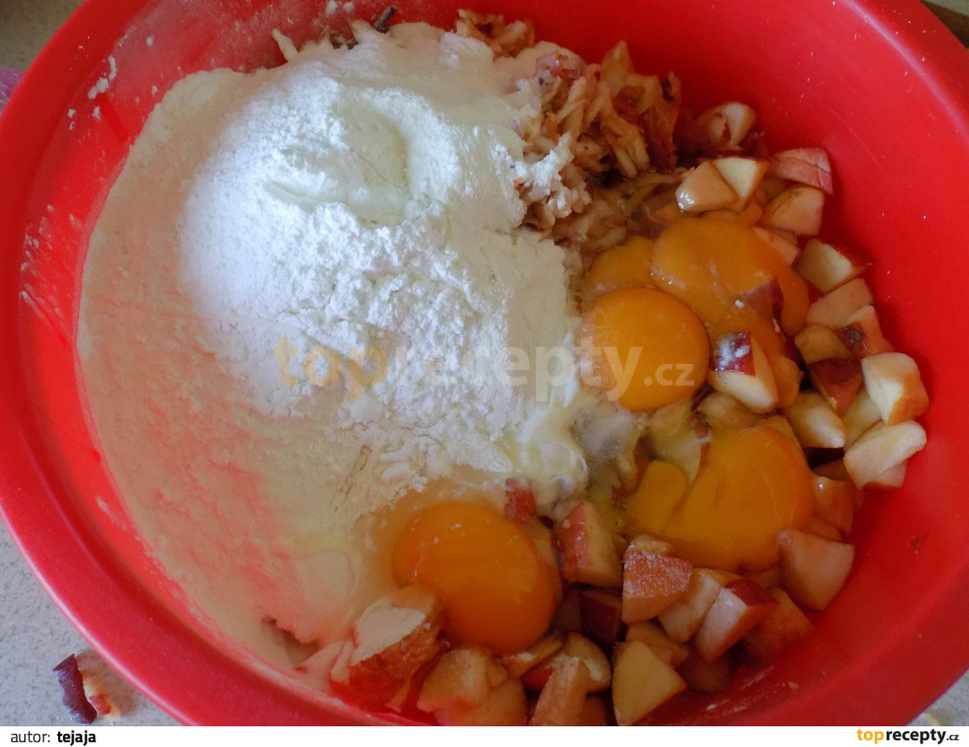 Rychlý jablečný koláč recept - TopRecepty.cz